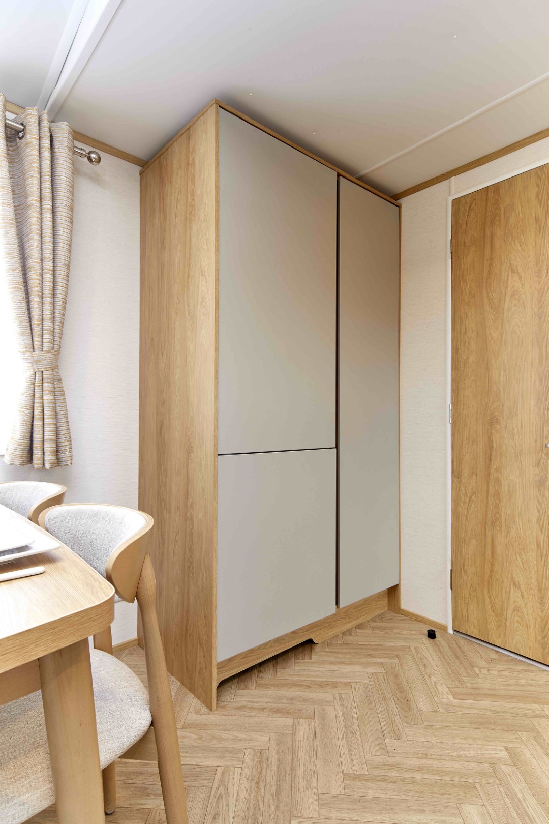 Melrose Centre Lounge | Carnaby Caravans